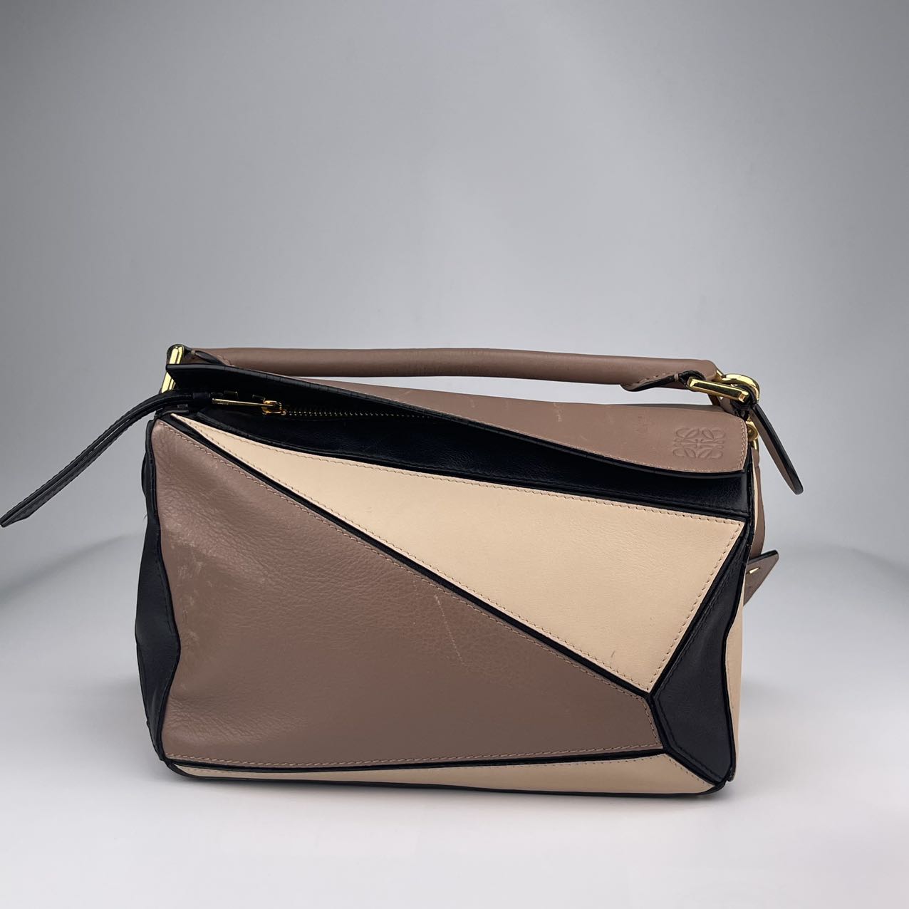 Loewe Puzzle Medium Bag [used] – Vintage Velaa