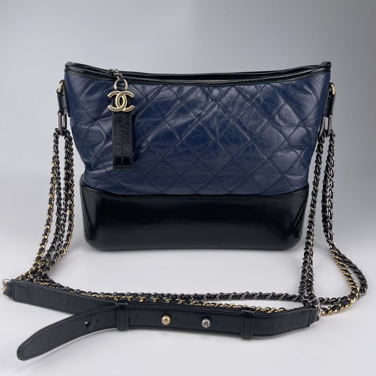 Chanel's Gabrielle Hobo Bag [Used] – Vintage Velaa